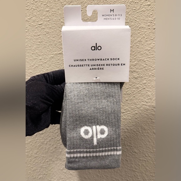 ALO Yoga | Accessories | Alo Yoga Unisex Throwback Socks In Athletic ...